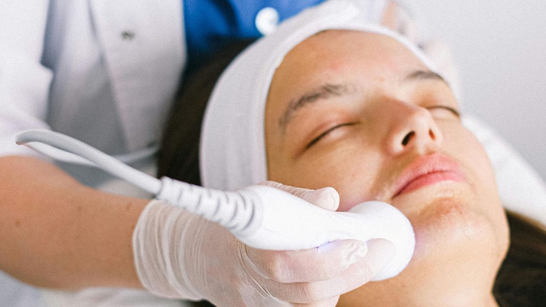 Peeling de fenol: veja o que é, como funciona e quais os riscos | Meio ...